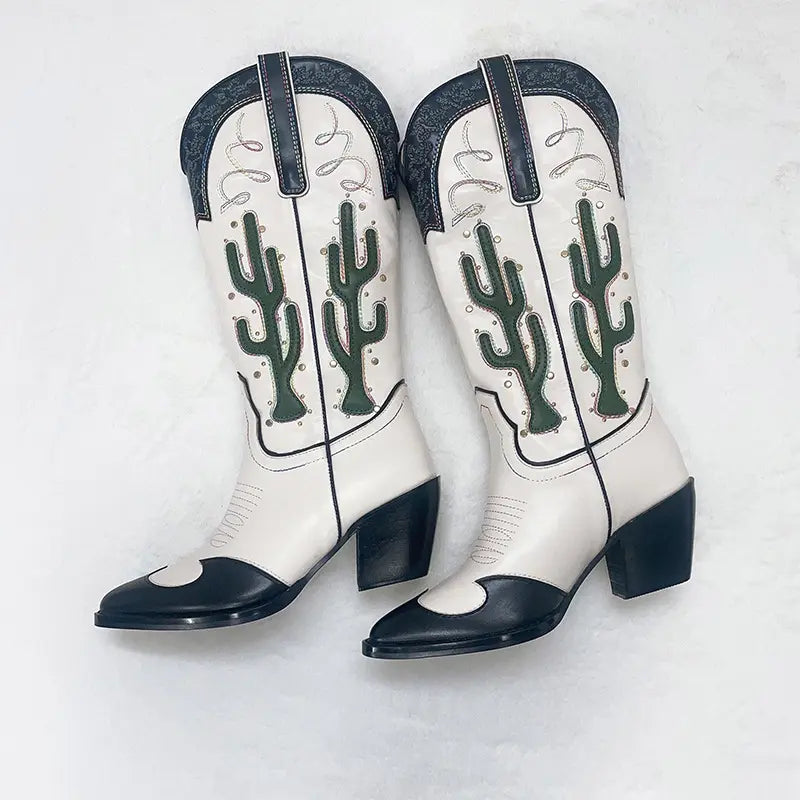 Saguaro Me Boot – Pretty Little Outlaws